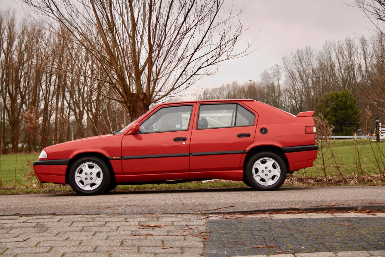 Alfa Romeo 33 1.7 16v P4 - TWOPINE classics